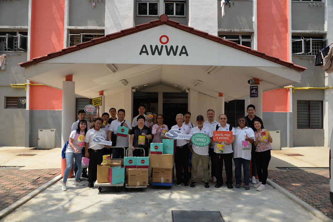 Mooncake gifting to AWWA Senior Community Homes - SOS SAMUDRA