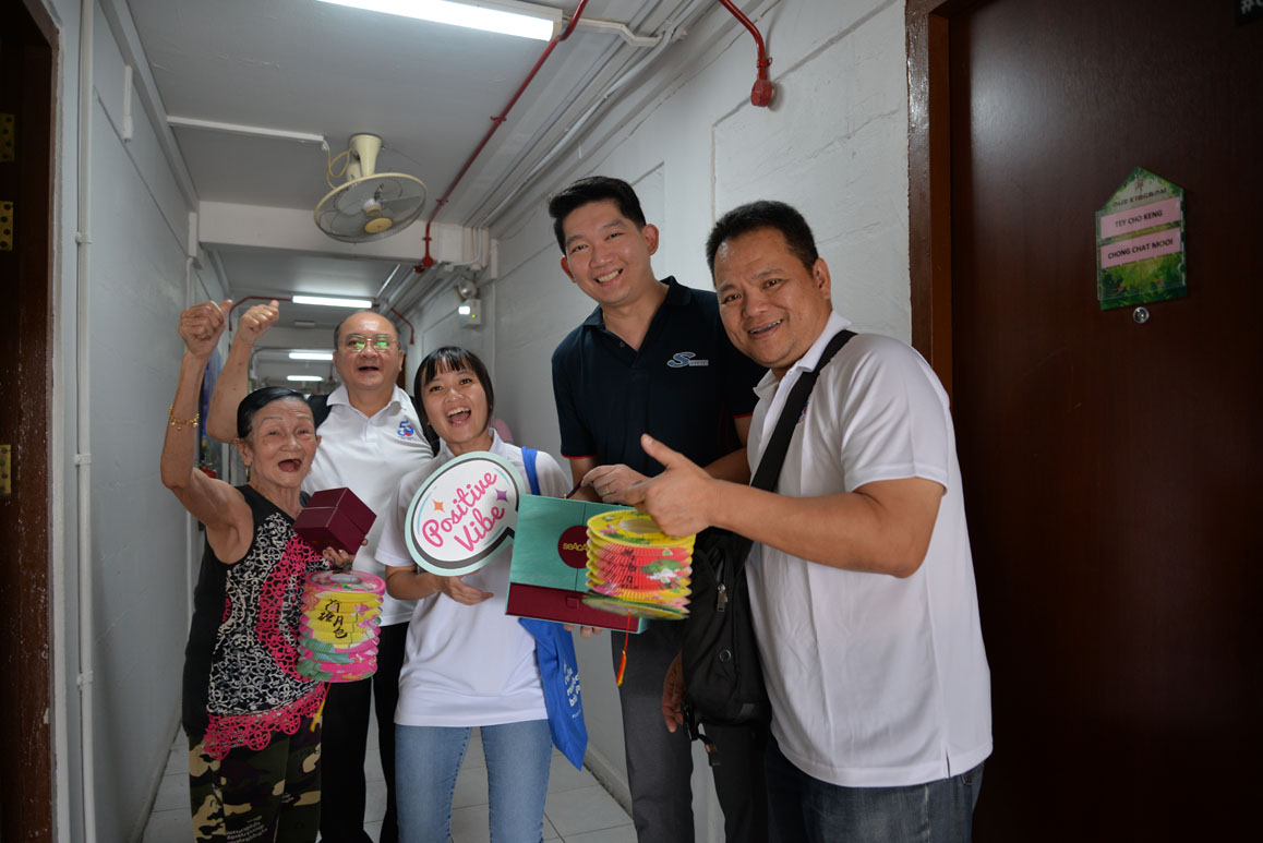 Mooncake gifting to AWWA Senior Community Homes - SOS SAMUDRA